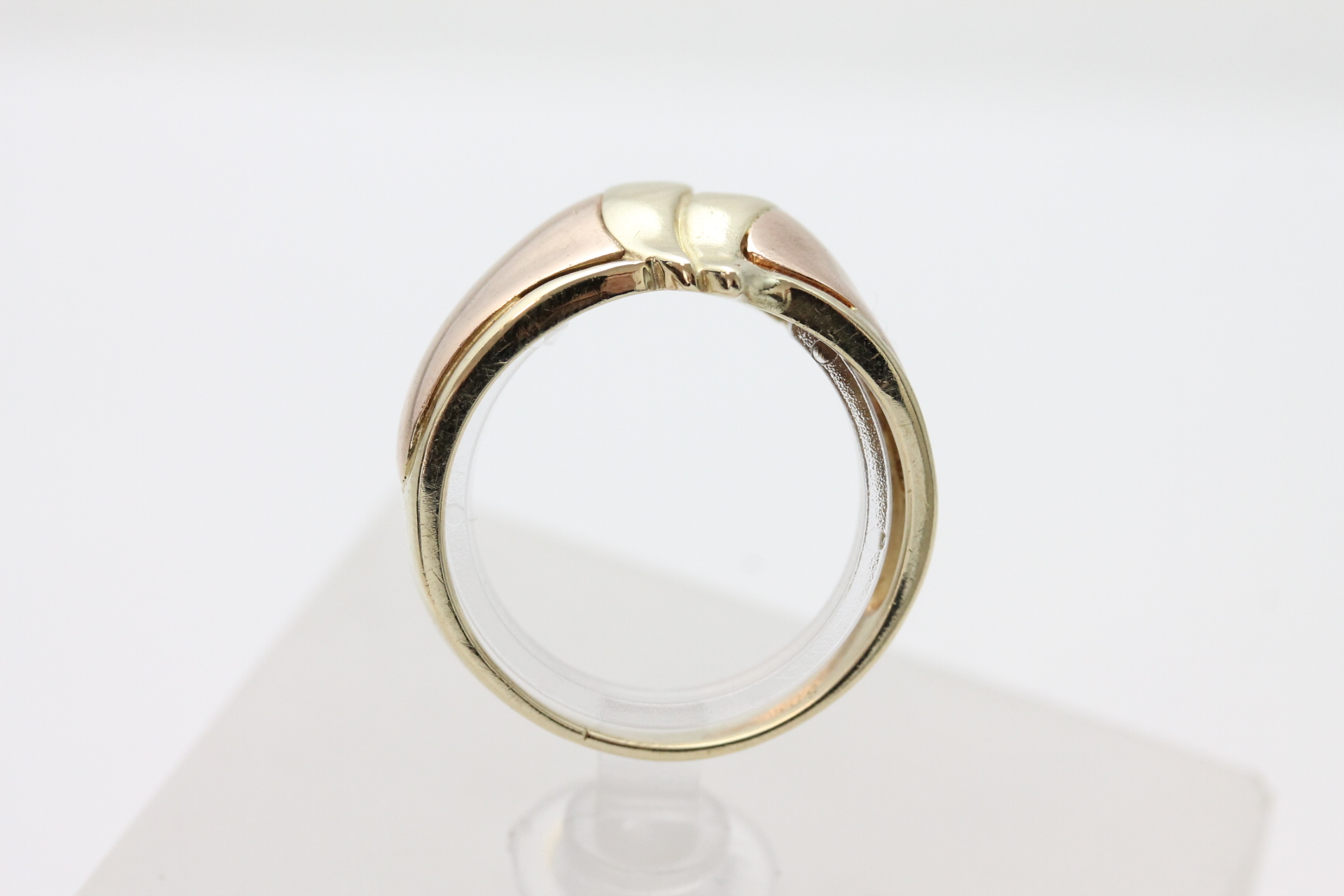 Ring i flerfarget gull - Antik & Auksjon - Nettbutikk